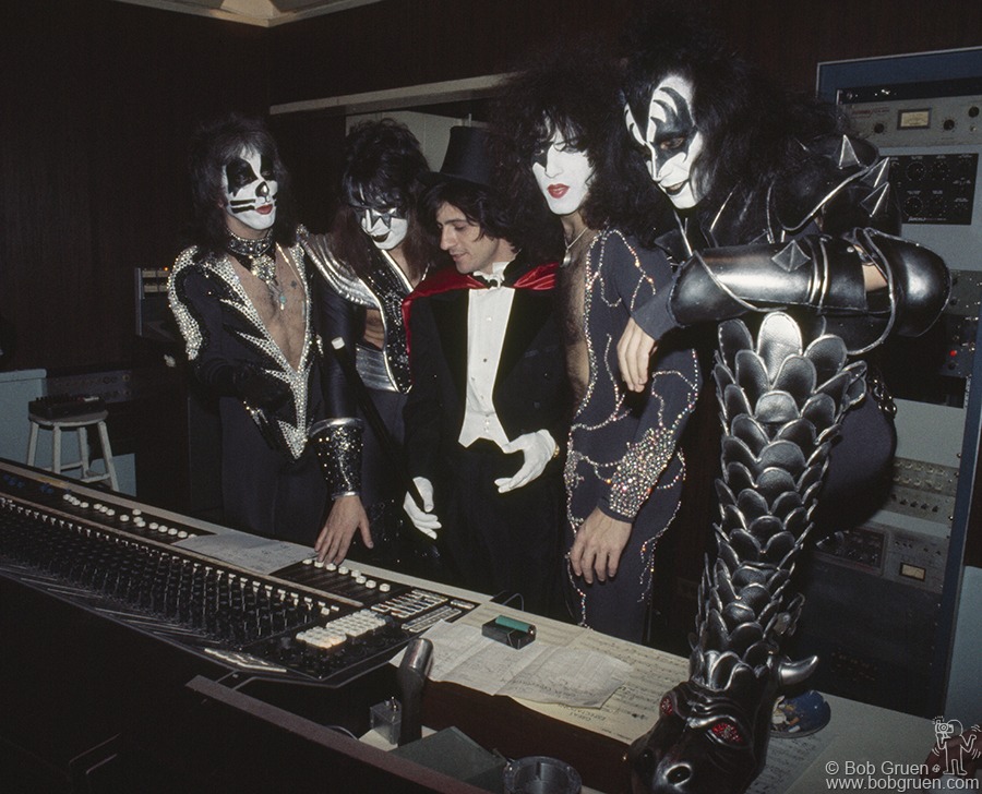 Kiss and Bob Ezrin, A&R Recording Studios, NYC. January 13, 1976. Image ...